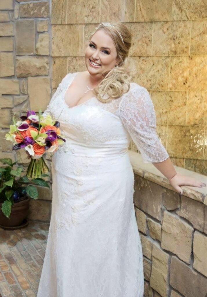 50 Decent Wedding Dresses for Older Brides Over 60 - Plus Size Women ...