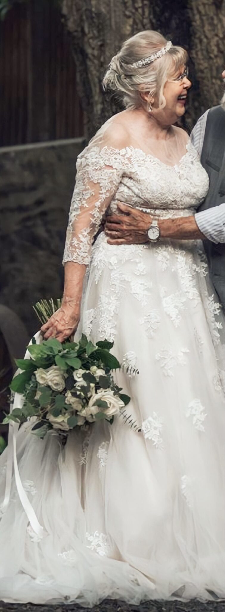 50 Decent Wedding Dresses for Older Brides Over 60 - Plus Size Women ...