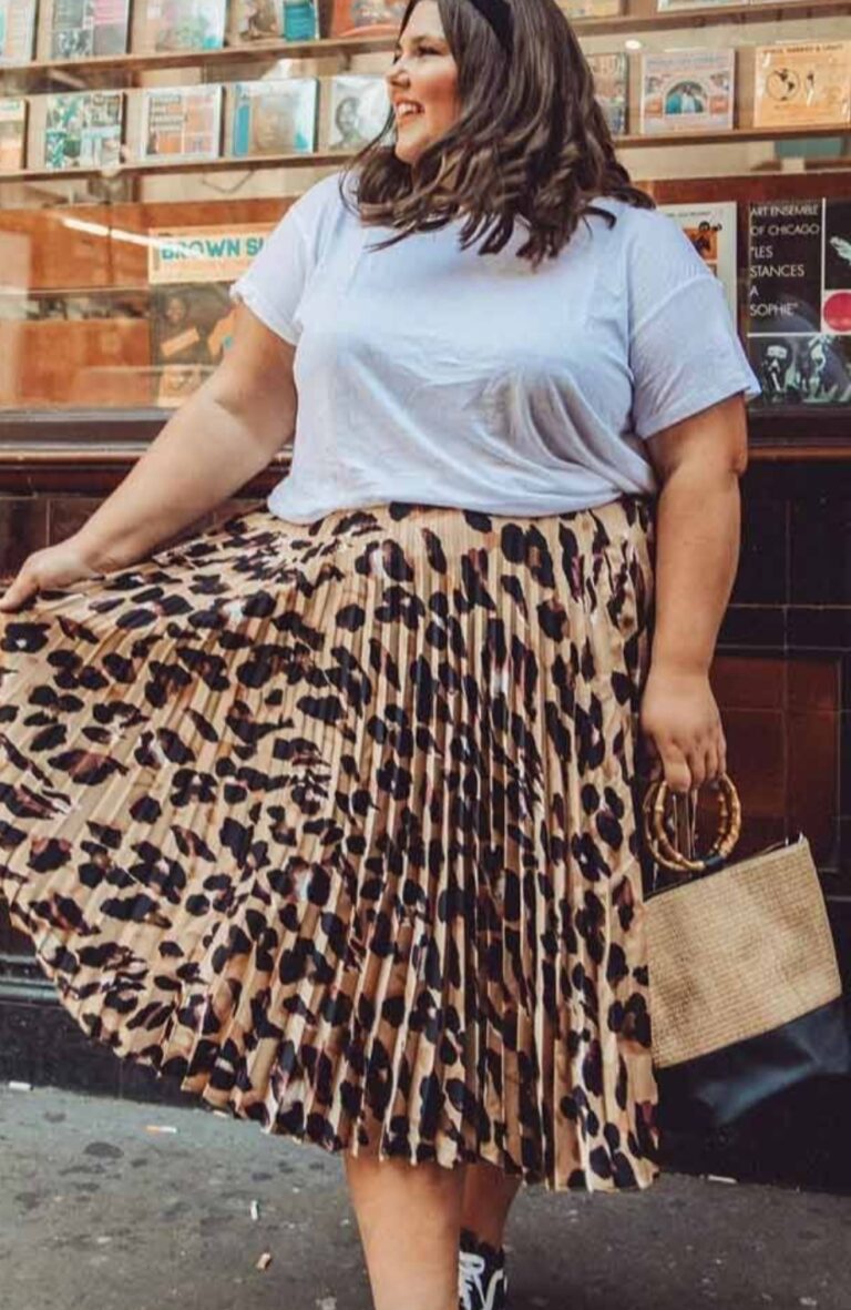 What to Wear if You are Short and Chubby? - Chubby Ladies Fashion 2025